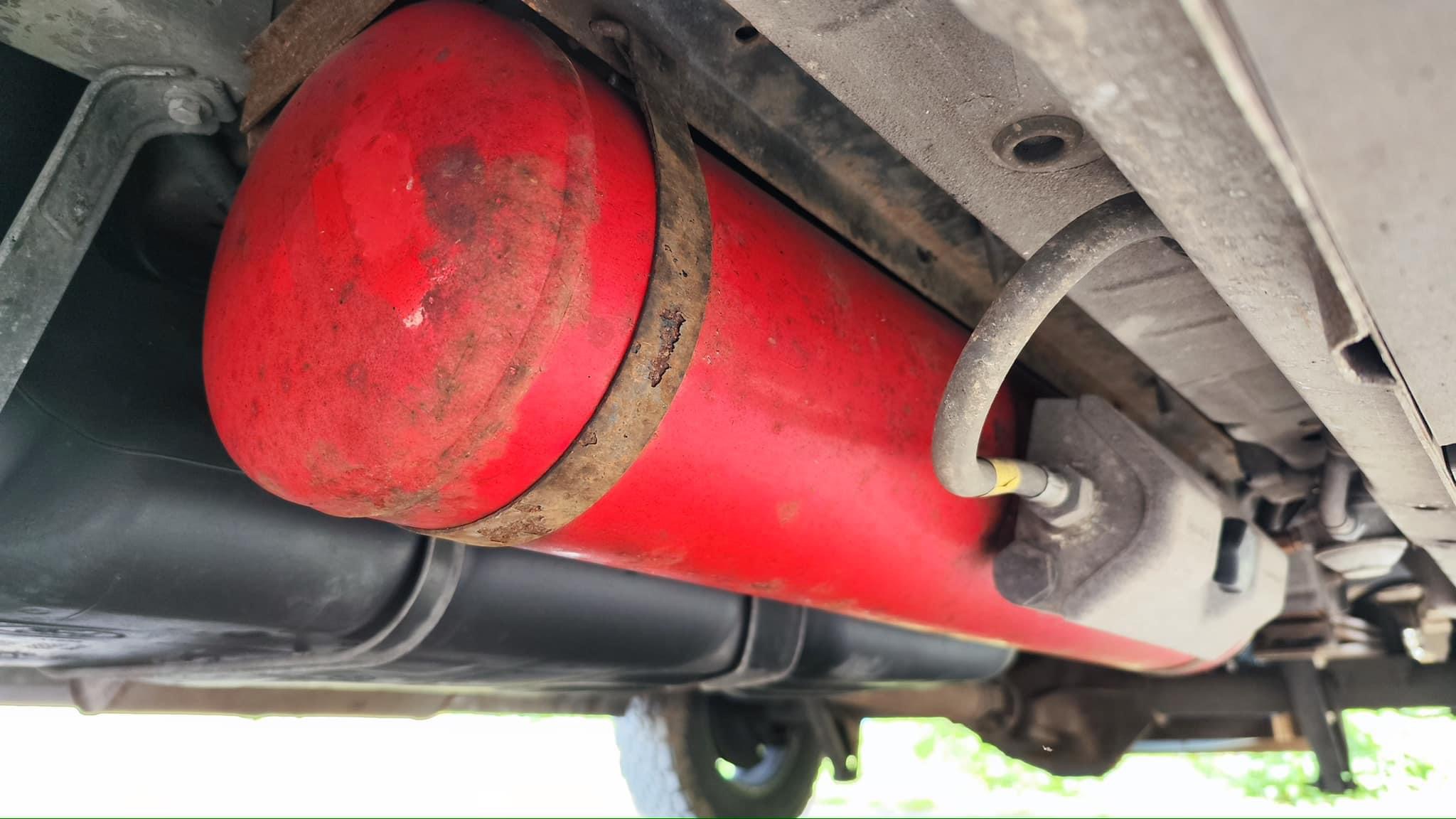 Underslung LPG tank maintenance | MotorhomeFun