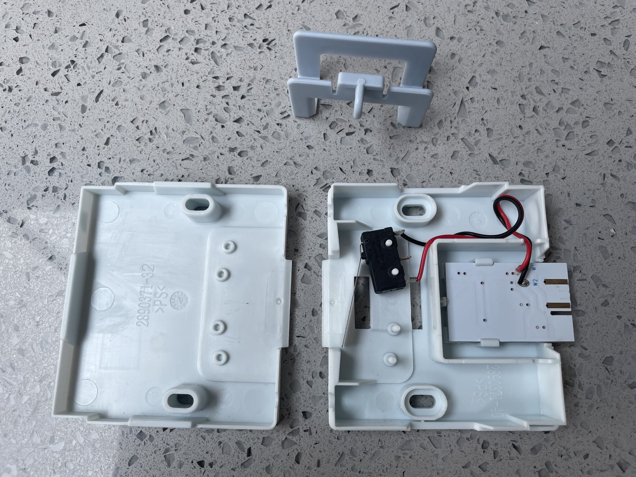 Dometic RM8 series fridge light/lock | MotorhomeFun